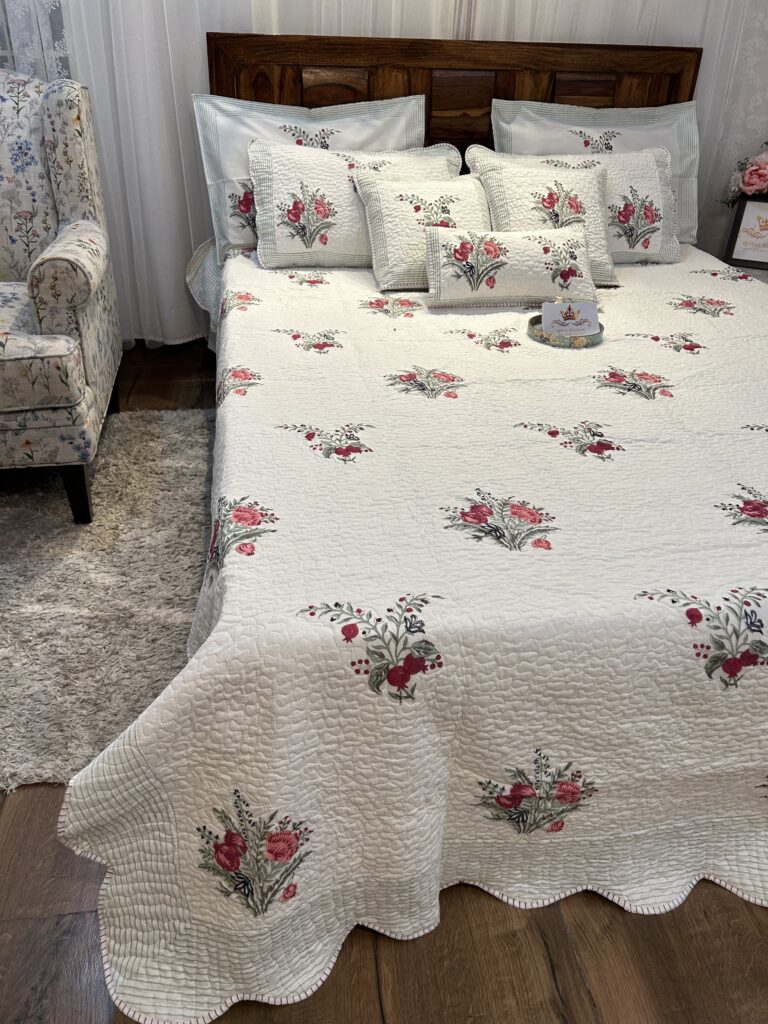 Scarlette Opulence – Royal Curve Cut Bedding set – Royal Bedding Heritage