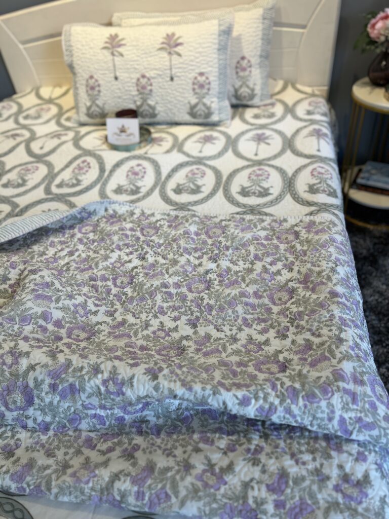 Lavender Loop – Royal Bedding Heritage